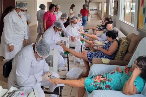 Idosos Do Lar Da Cidinha Em Cabo Frio Recebem Atendimento De