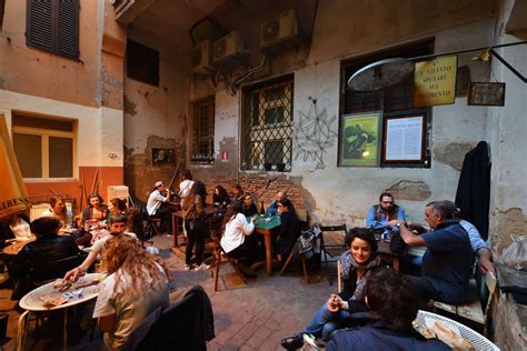 Cosa Vedere A Bologna Di Sera Attrazioni Da Non Perdersi Viaggiamo