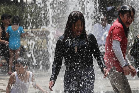 La onda de calor cede en México por la lluvia pero 14 estados