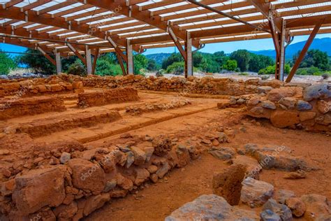 Ruinas En El Sitio Arqueol Gico Del Palacio De Malia En La Isla De