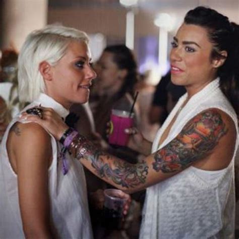 Stare Babe Lesbian Porn Sex Photos