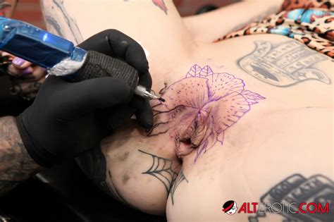 Inked Girl River Dawn Gets A Pussy Tattoo Before Sucking The Cum From A