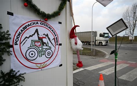 Rolnicy zawieszają protest przed przejściem w Medyce