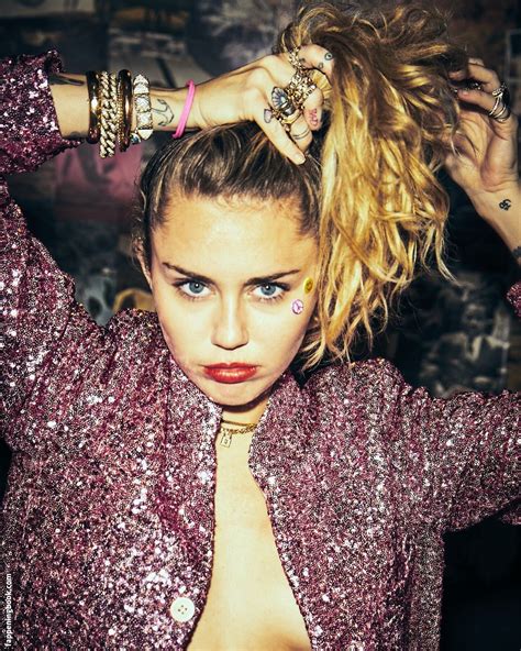 Miley Cyrus Nude The Fappening Photo 2148953 FappeningBook