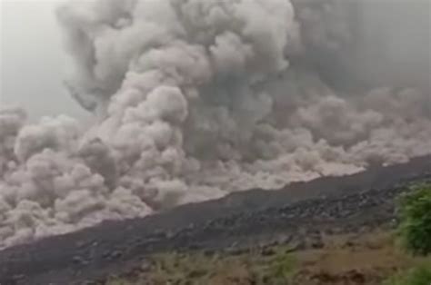 Gunung Semeru Meletus Yang Lainnya Harus Waspada Berikut Daftar Gunung