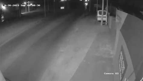 Vídeo mostra acidente que matou cantora Vivi Araújo em Goiás Trânsito