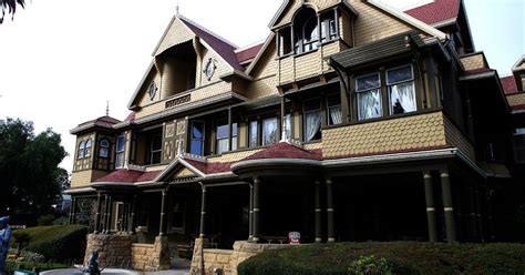 LA MISTERIOSA MANSIÓN WINCHESTER