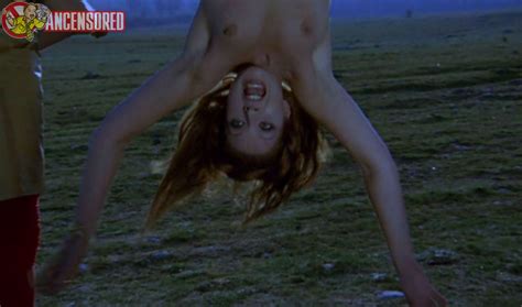 Helga Lin Desnuda En Horror Rises From The Tomb
