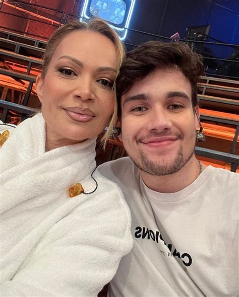 Filho De Solange Almeida Diz Que Sophia Valverde Conquistou A Sogra