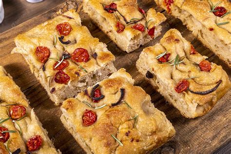Fotos Tradicional Italiana Focaccia Tomate Cereja Azeitonas Pretas