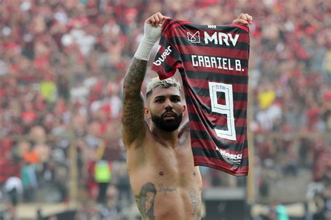 Perfil Do Atacante Gabigol Alterado No Wikip Dia Bunda De Silicone