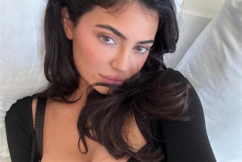 Kylie Jenner Drops Thirst Traps Showing Off Cleavage As She Modeled A