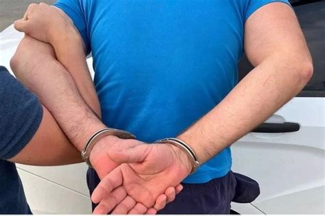 Fată de 13 ani violată în boxa unui bloc din Bucureşti de un bărbat pe