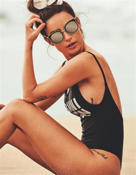 Thaila Ayala Posta Foto De Mai Cavado E Exibe Tatuagens Celebridades