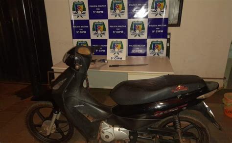 Suspeito de furto é preso após dona de moto ver veículo tendo peças