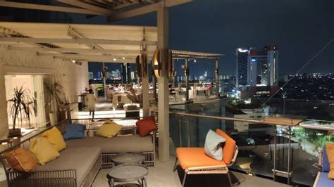 Rekomendasi Cafe Rooftop Di Surabaya Dengan Pemandangan Memukau Yang
