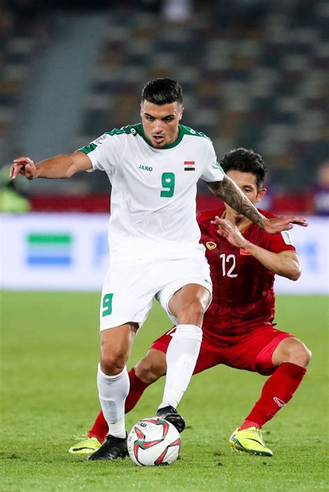 Ahmed Yaseen Gheni Of Iraq Competes With Nguyen Phong Hong Duy Of