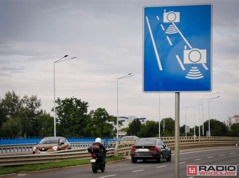 Kierowcy Noga Z Gazu Odcinkowy Pomiar Pr Dko Ci Na Alei Sobieskiego