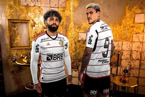Detalhes Em Dourado Adidas Apresenta Nova Camisa Ii Do Flamengo