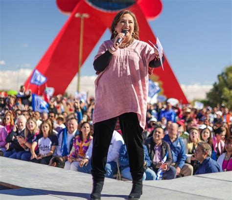 Presenta Xóchitl Gálvez a su equipo de campaña
