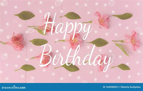 Feliz Cumpleaños Para Ti Tarjeta De Saludo En Rosa Con Flores