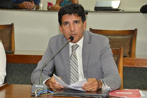 Prof Júnior Geo cobra adequação da carga horária dos jornalistas no