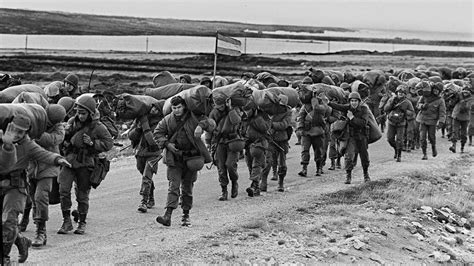 37 años del desembarco de tropas argentinas en Malvinas ADN