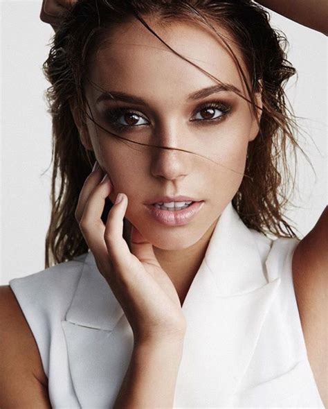 Alexis Ren Alexis Ren Model Face Feminine Beauty