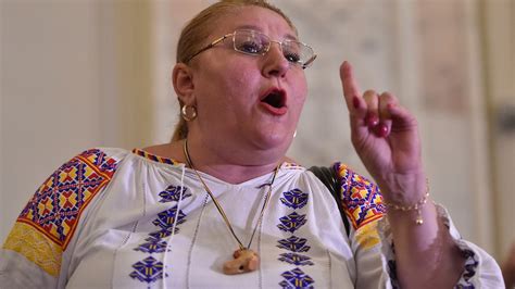 Cu câți bani îl plătea lunar Diana Șoșoacă pe soțul ei Silvestru