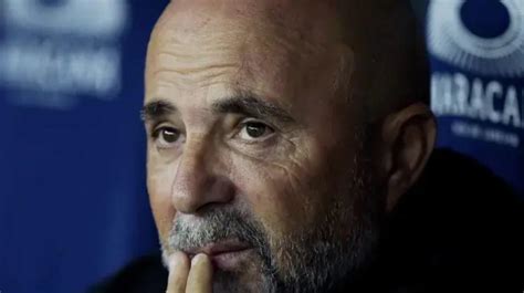 NÃO VAI RENOVAR Sampaoli recebe comunicado e dois ídolos vão embora do