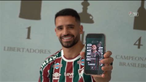 Fluminense anuncia oficialmente a contratação de Renato Augusto