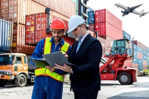 Ingénieur logistique fiche métier rôle salaire missions