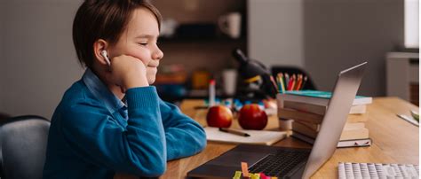 Como organizar o espaço de estudos dos seus filhos Le Biscuit