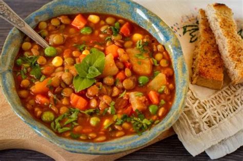 Comer Lentejas De Noche Engorda Mito O Realidad Todo Engorda