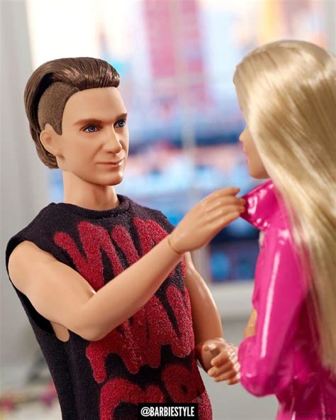 Jeremy Scott habille Barbie MISS VINYL BLOG Poupées de collection