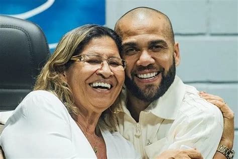 Mãe de Daniel Alves se manifesta após condenação Não é a final