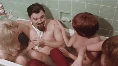 Naked Ruth Witt In Dr Fummel Und Seine Gespielinnen