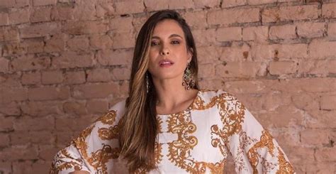 Kamilla Salgado Surge Tomando Sol Em Cobertura E Impressiona A Web