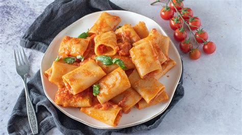 Ricette Con I Paccheri 17 Condimenti Golosi Per Portarli In Tavola