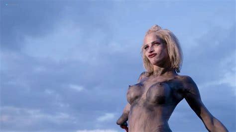 Unknown Desnuda En Death Race 4 Beyond Anarchy