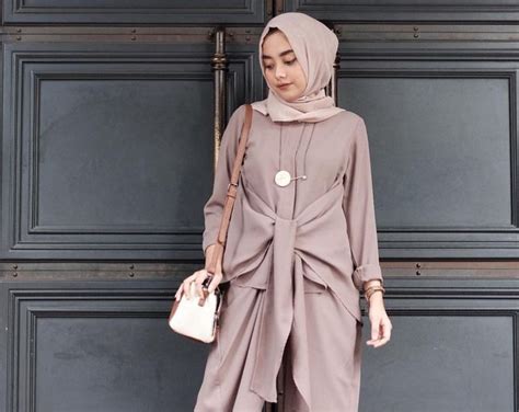 Tampil Gaya Saat Bukber Ini Padu Padan Busana Hijab Super Kece