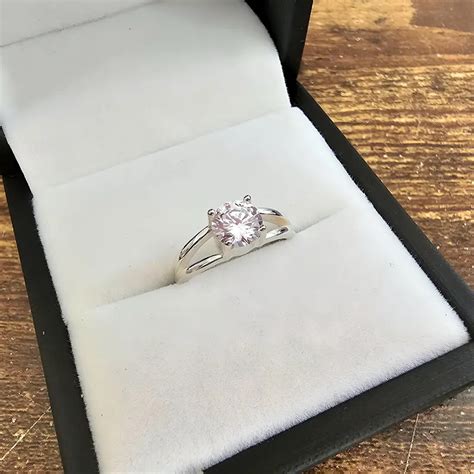 Anillo de Compromiso Modelo Lía Joyas Cristal