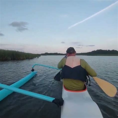 Remando a Canoa Havaiana V3 do amigo Farol Pepê e o novo amigo