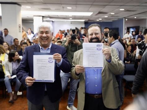 Francisco Ramírez Acuña se apunta como precandidato al Senado por