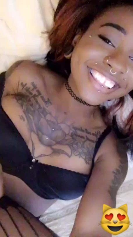Girls Smiling Porn Photo Pics