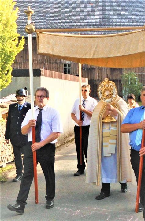 Fronleichnamsprozession Welitsch Tradition Unter Freiem Himmel