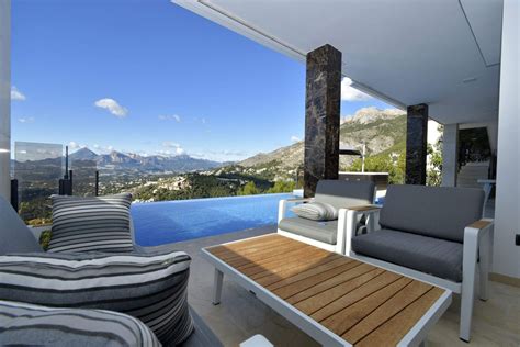 Los Paises Altea Villa Que Combina La Arquitectura Moderna Con