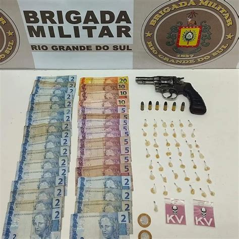 Homem Extensa Ficha Criminal Preso Pela Bm Rev Lver E Drogas