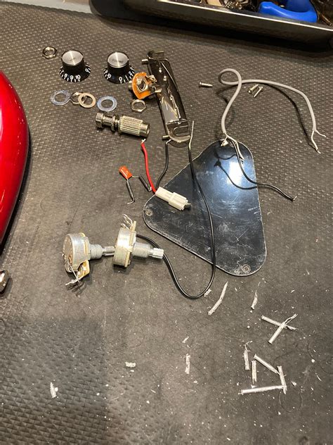 Diy Workshop How To Wire A Single Pickup Electric Guitar