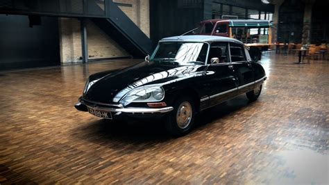 Vollrestaurierung einer Göttin der Weisheit einer Citroën DS Pallas
